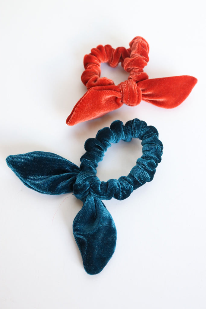 Maven: Velvet Bow Scrunchie (8 colors available) – Harts and Pearls